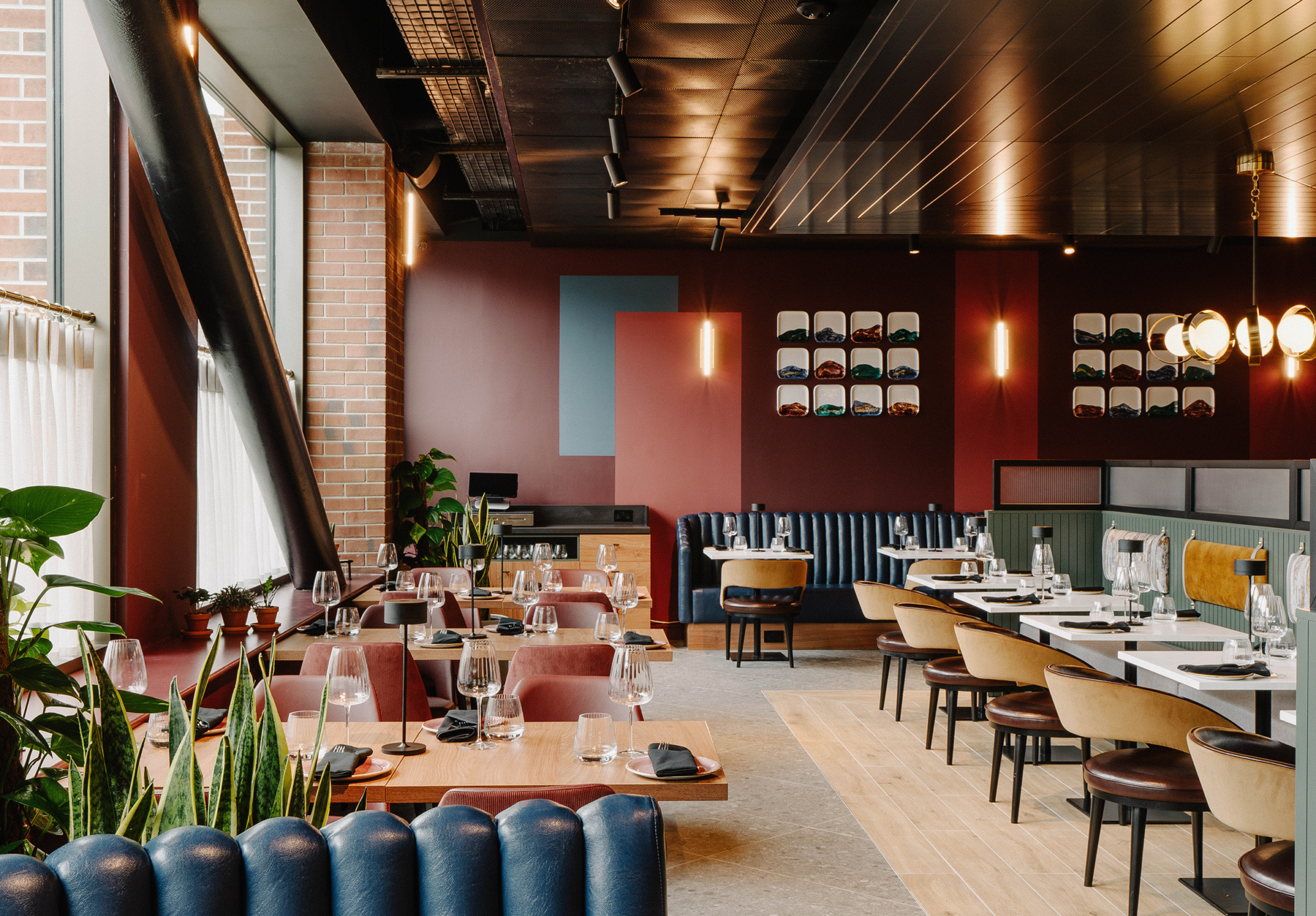 Voyagers - Restaurant & Bar